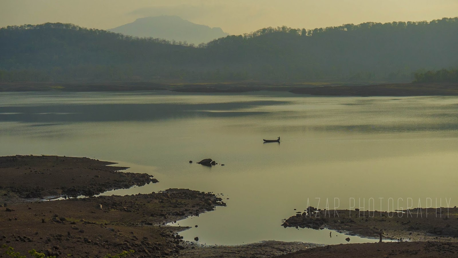 NOMADIC PARIKRAMA: Camping Under The Stars In Vandri Lake In Maharashtra