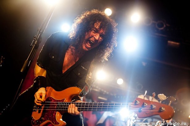 Planet Caravan: Great Bands Great Songs - 10. Accept