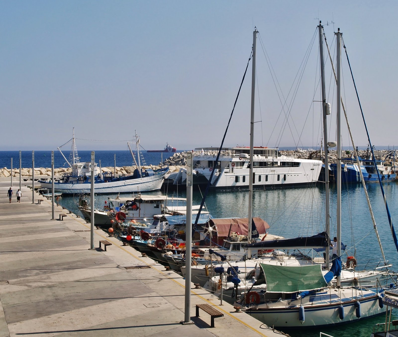 Όλα δρόμος είναι...: Παλιό Λιμάνι, Λεμεσός Kύπρος.
