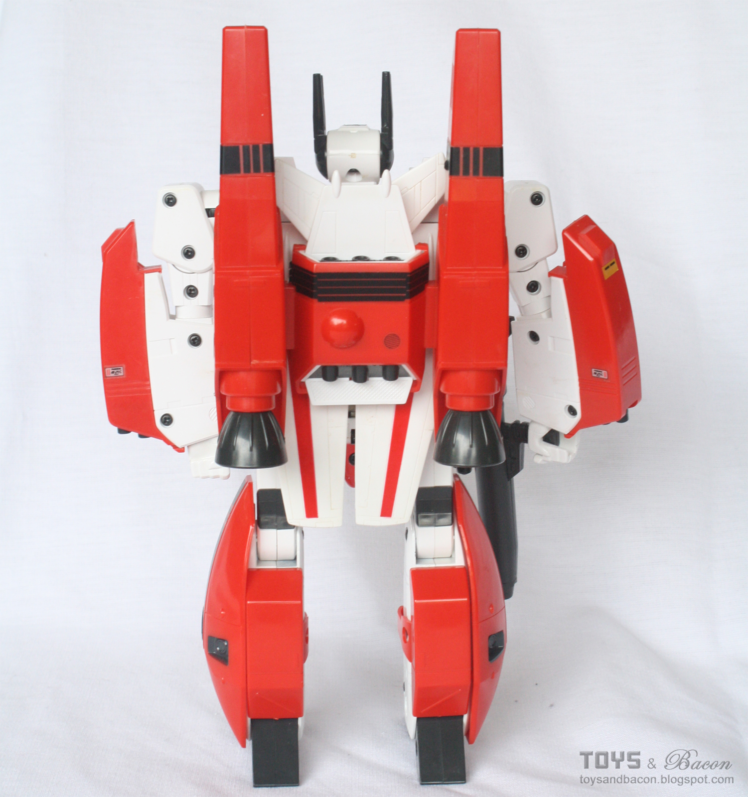 Toys and Bacon: Figure Friday: G1 Jetfire
