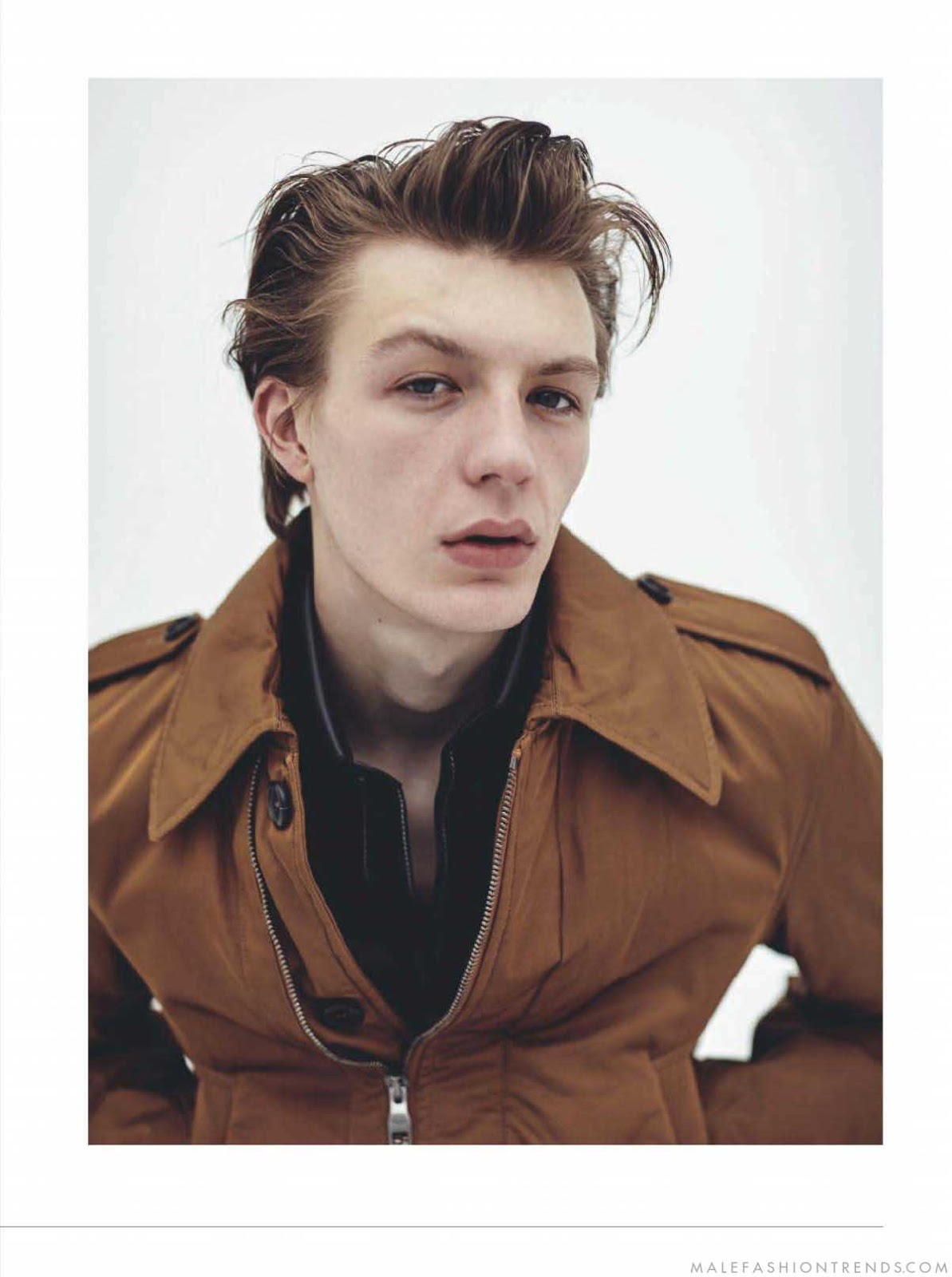 Finnlay Davis trae de regreso los años noventa en una editorial para ...