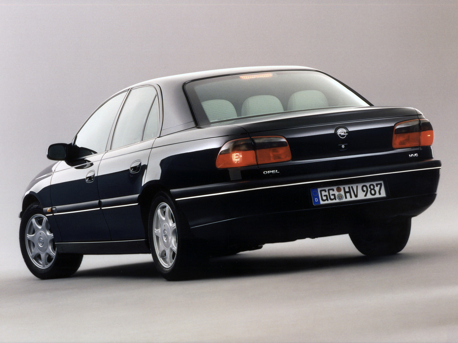 Автомобиль за 10000$: Opel Omega B