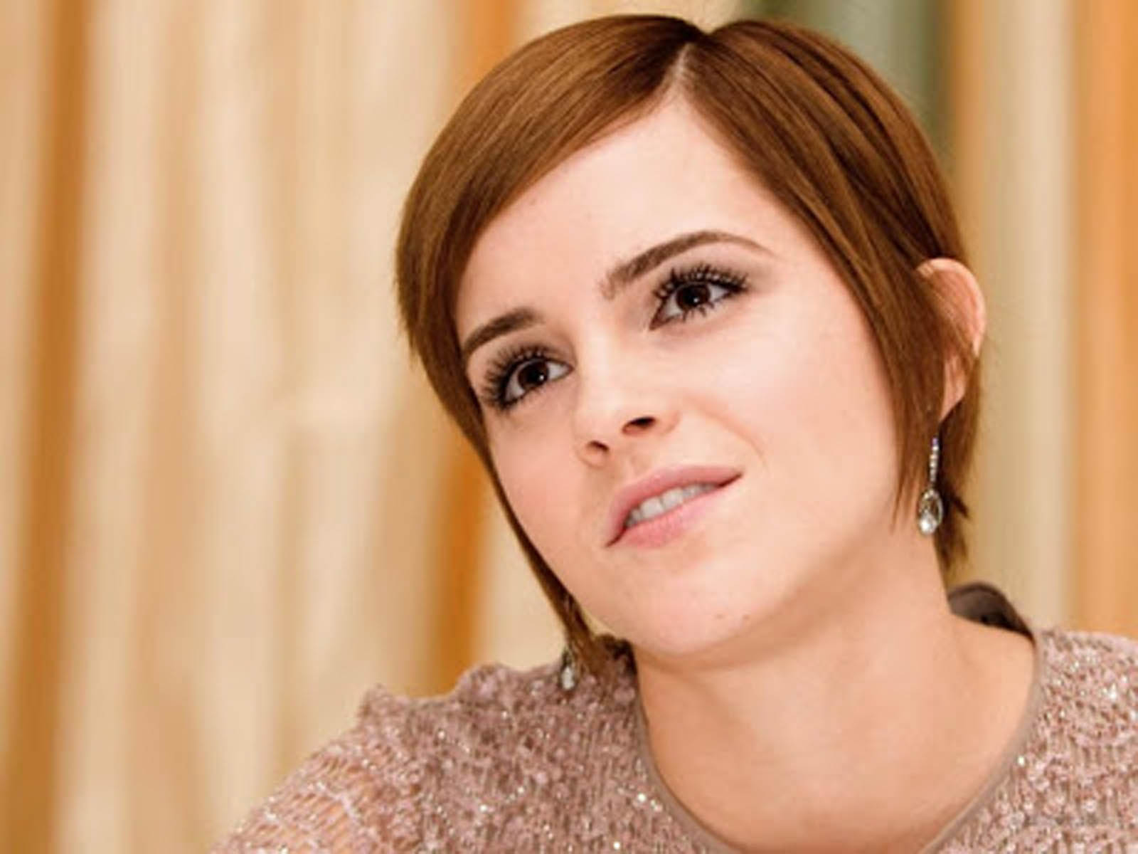 big bottom: Emma Watson Smily Images