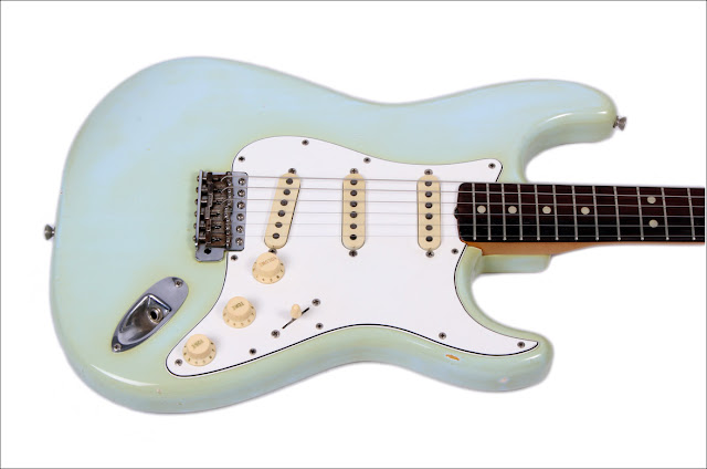 Louco Por Guitarra: Onde está o Wally? - Fender Sonic Blue 60's