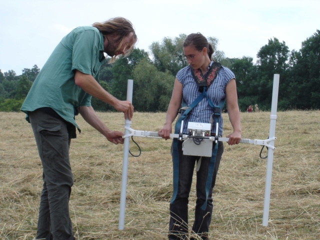 Geology's Insight: PENGANTAR METODE GEOMAGNET