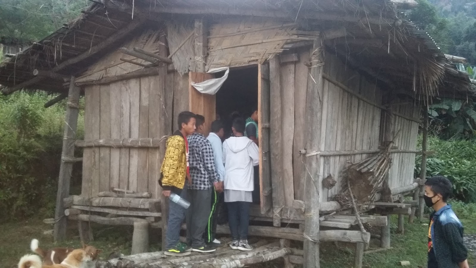 Astee's memoir: Deep into the Lhop valley (Memories from an excursion ...