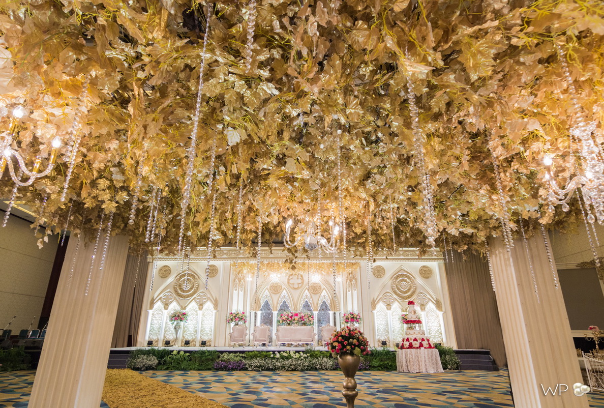 White Pearl Decoration: The Hall Senayan City
