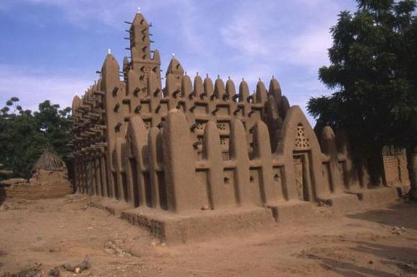 Pix n Pix.: The Largest Structure Made of Clay