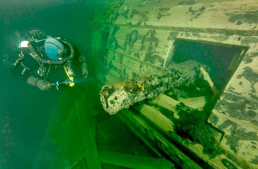 Black Powder Games: Goliath ships, witch burnings and naval ...