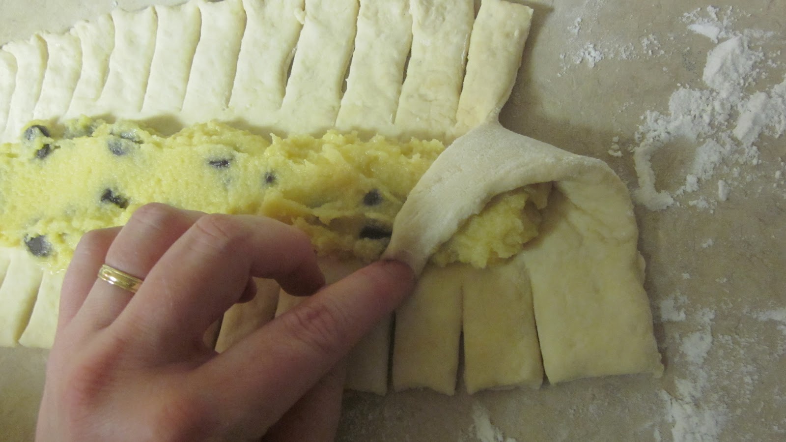 Chef Tess Bakeresse: My Mom's Classic Christmas Danish Rolls