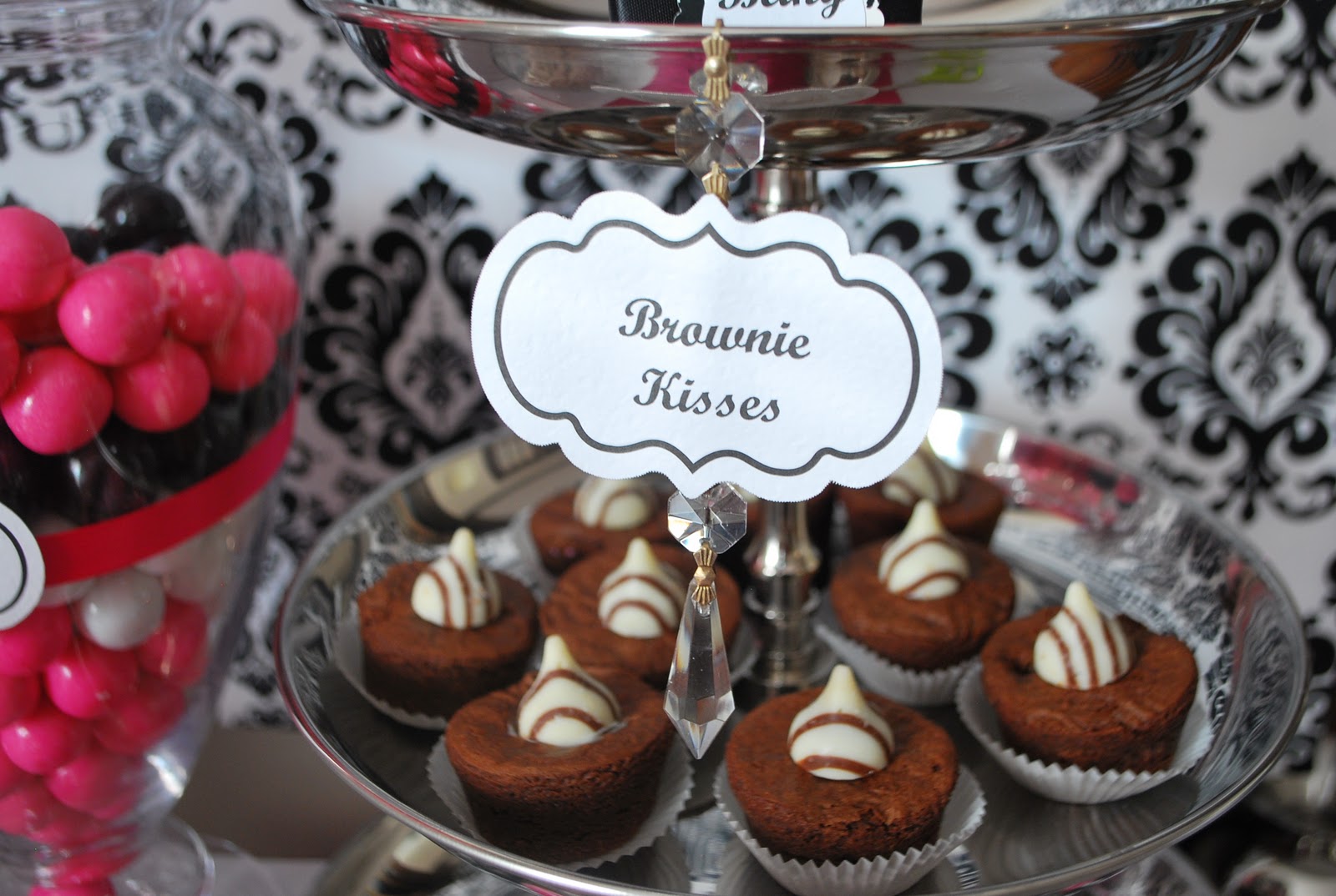 Fête Fanatic: Candy Buffet: A Thing for Bling