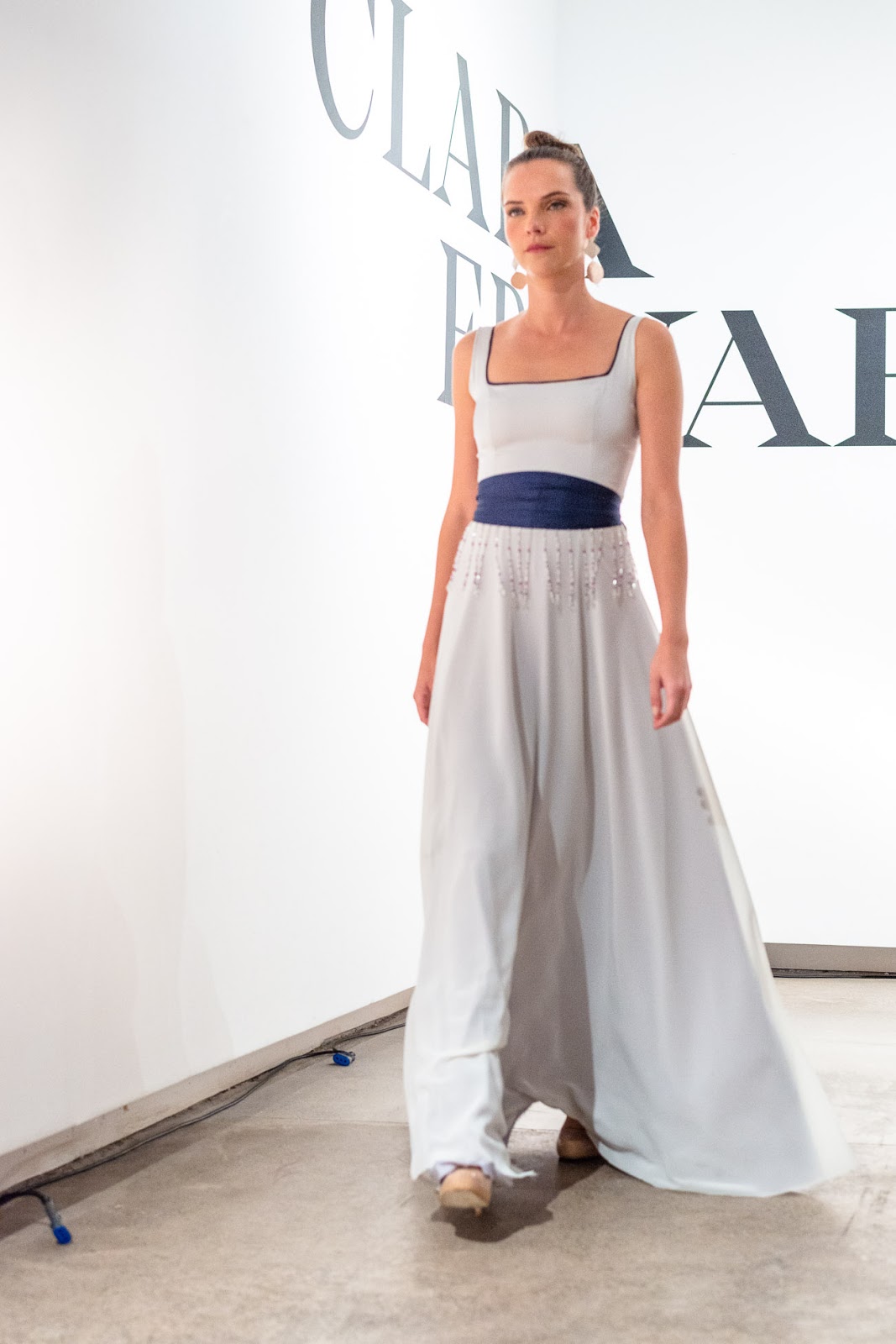 Clara Edwards presenta Memorias: vestidos de fiesta y recuerdos ...