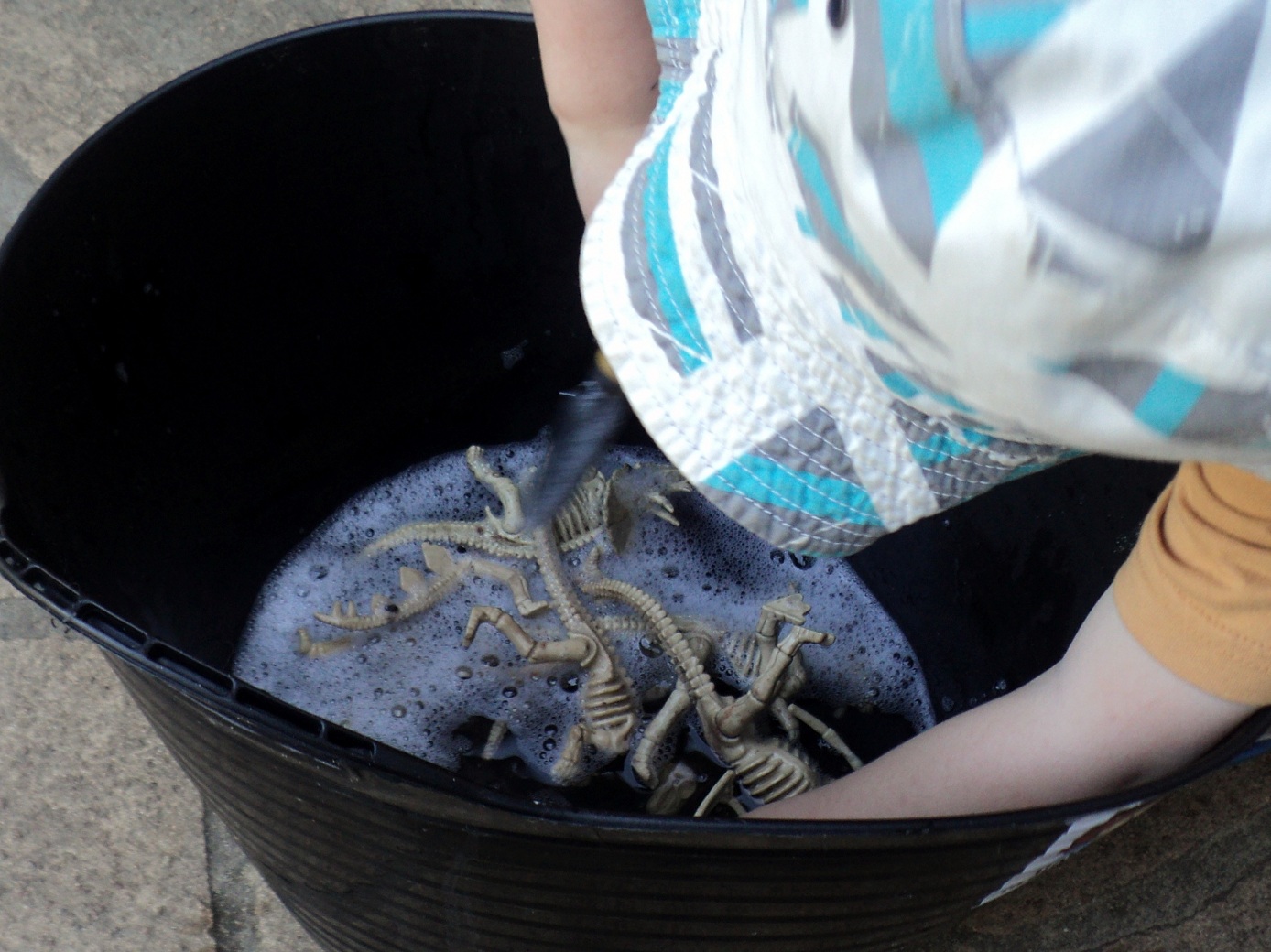 Adventures at home with Mum: Digging for Dinosaurs; 'D' activities