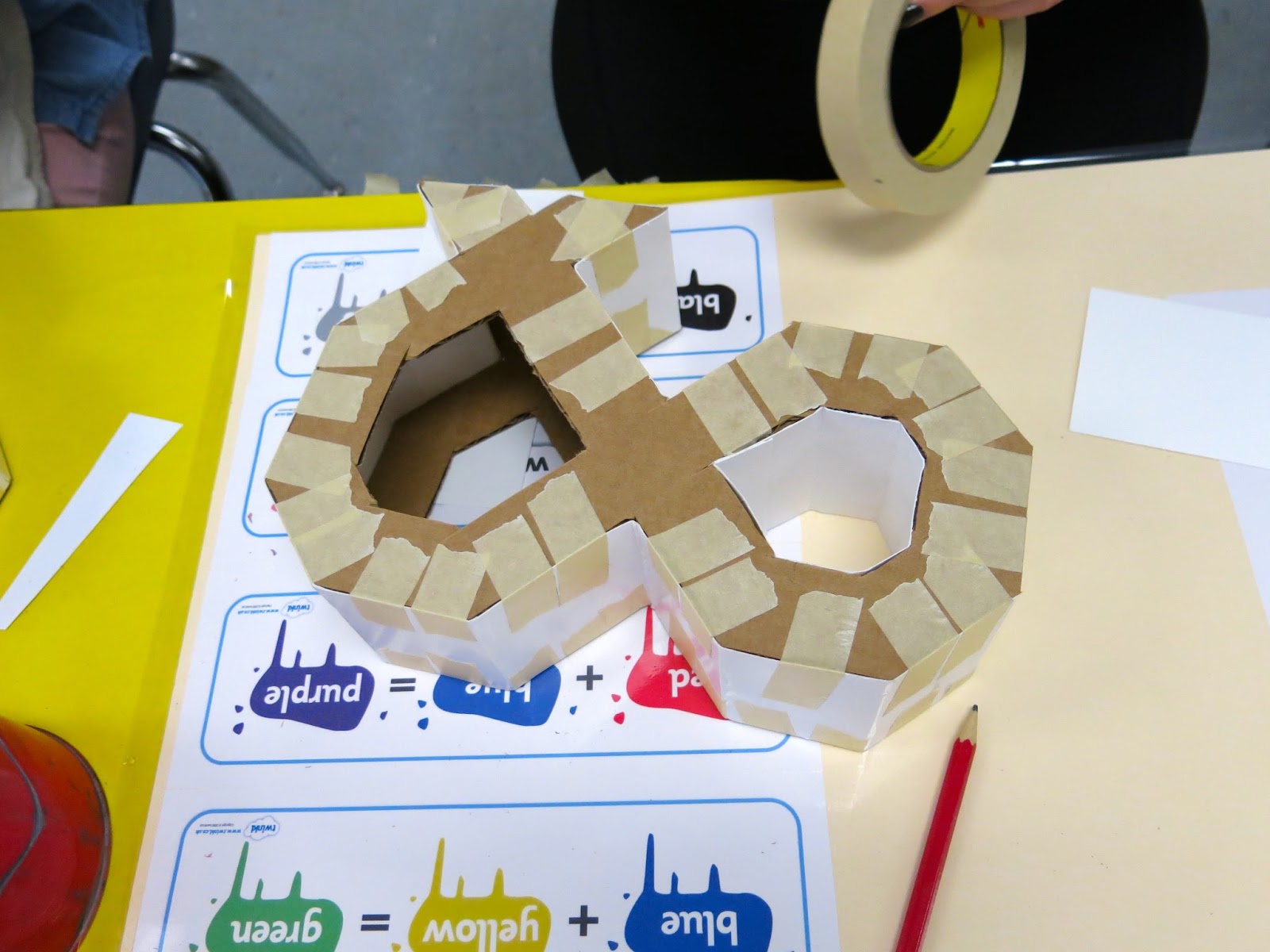 Cassie Stephens: In the Art Room: 3-D Letters!