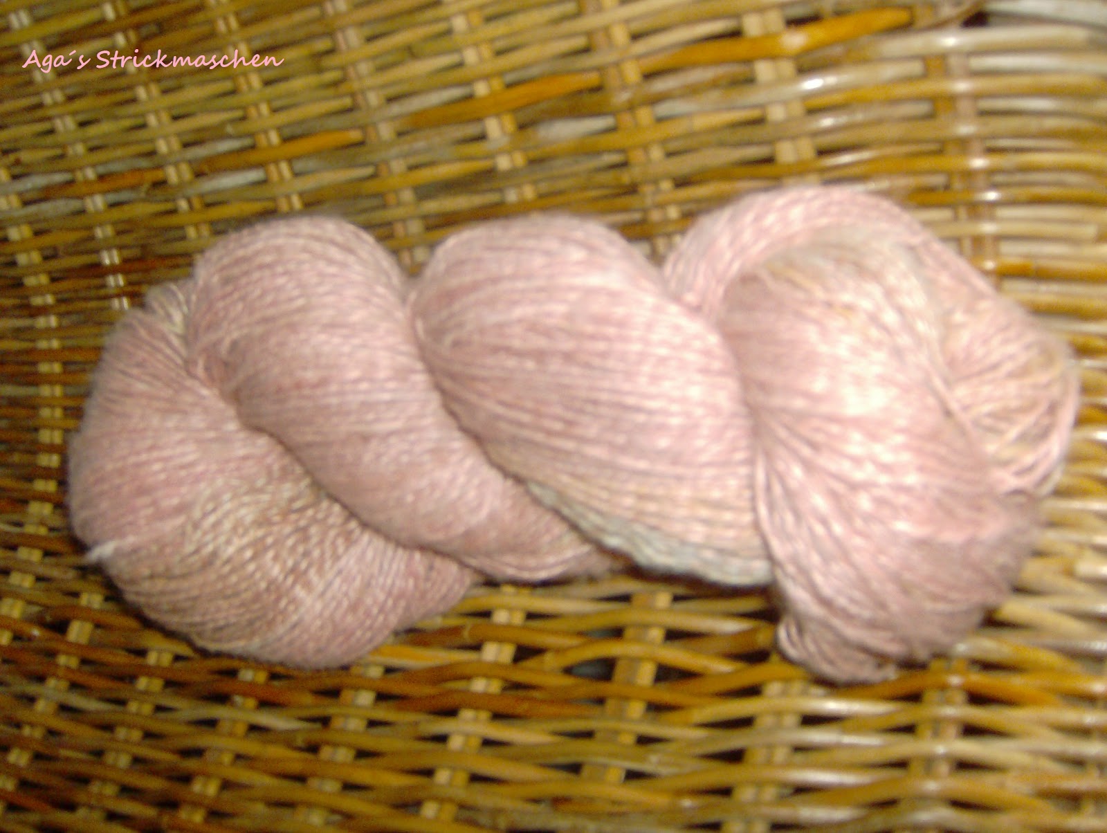 Aga´s Strickmaschen: von Rohwolle zum Strang