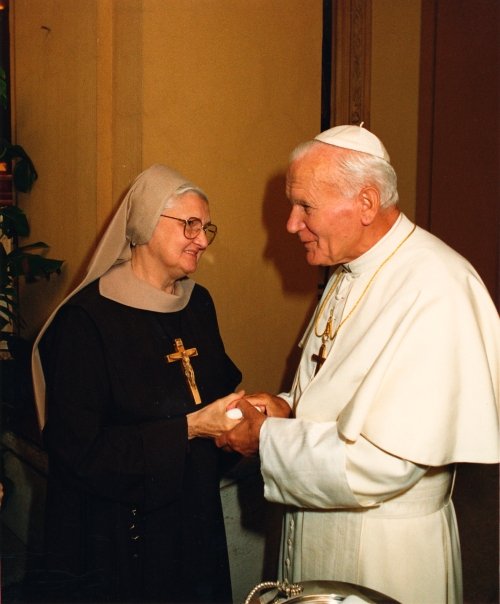 Whispers in the Loggia: "Come, Bride of Christ" – Mother Angelica Dies ...