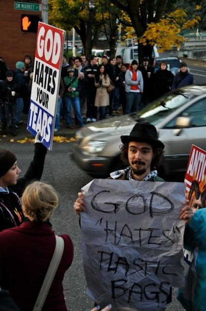 The 30 Best Anti-Westboro Baptist Church Protest Signs | Oh yes I am