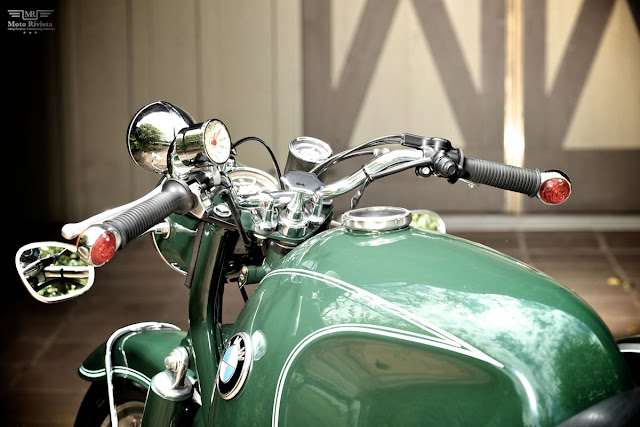 BMW Classics: BMW R60/2 with Steib S350 Sport Chair