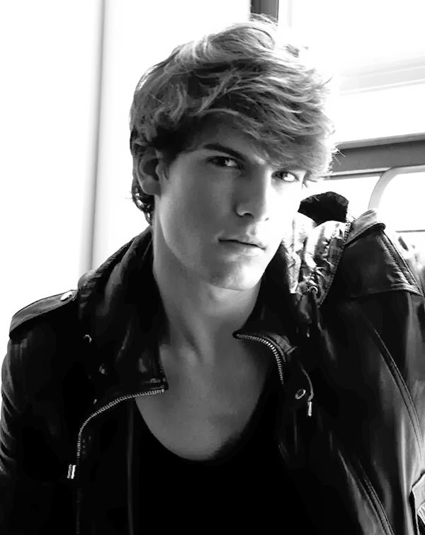 Hot WIPs and Sassy Chicks: Interview: Mark T Perini