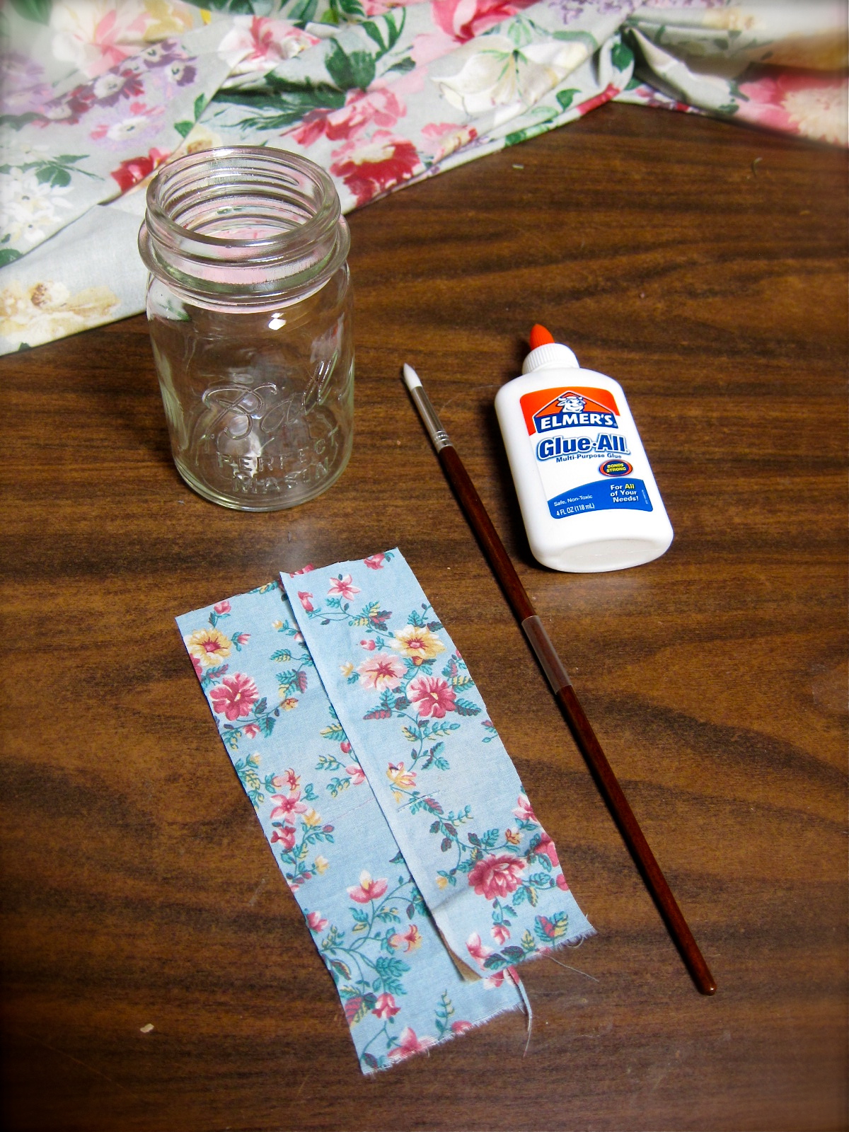 Saleena: DIY: Fabric Jars