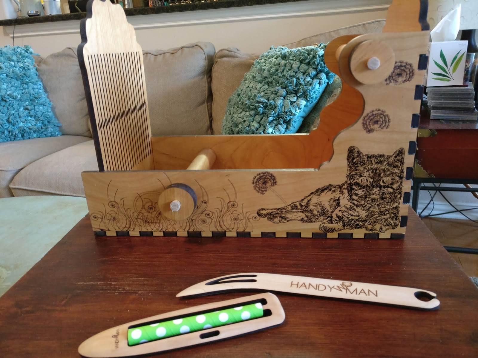 She's just a girl who creates...: Some box loom designs from Handywoman