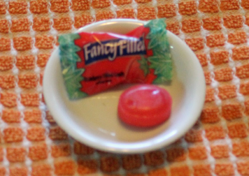 Richard Reviews Everything : Fancy Filled Strawberry Filled Candy
