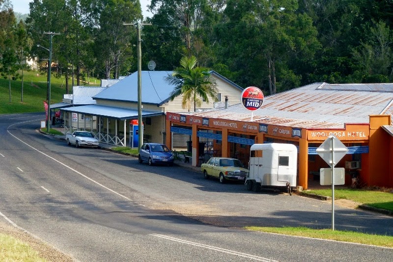 The Wandering Tops: Woolooga, Qld