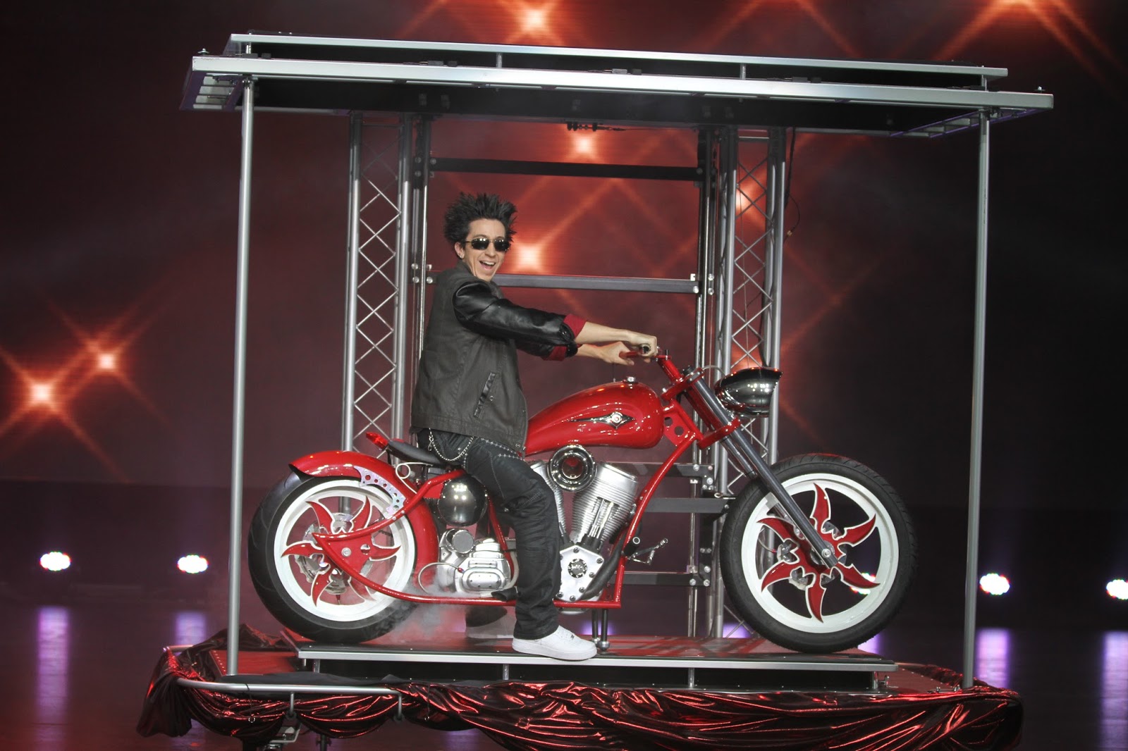 CD堡垒の童话故事: 遇见世界顶级の魔幻师 Superstars of Magic 4