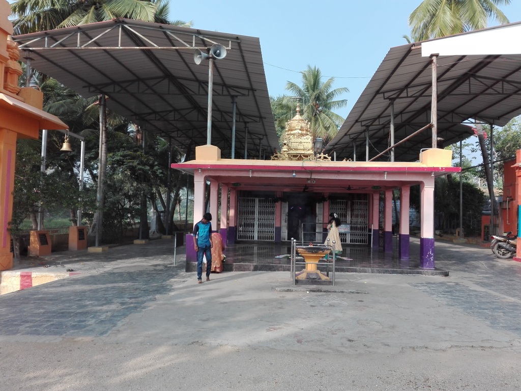 Tamilnadu Tourism: Chamundeeswari Amman Temple, Natrampalli, Vellore