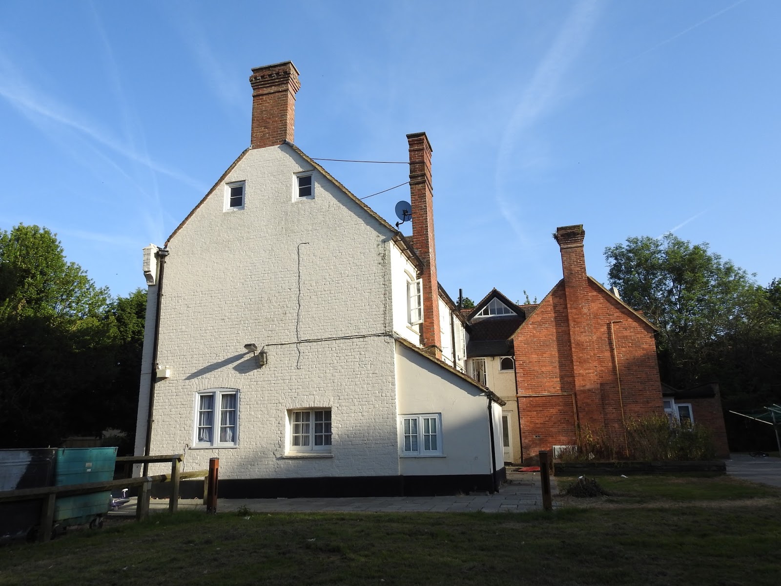 Crawley Old Town: ELEVEN PICTURES: Bewbush Manor