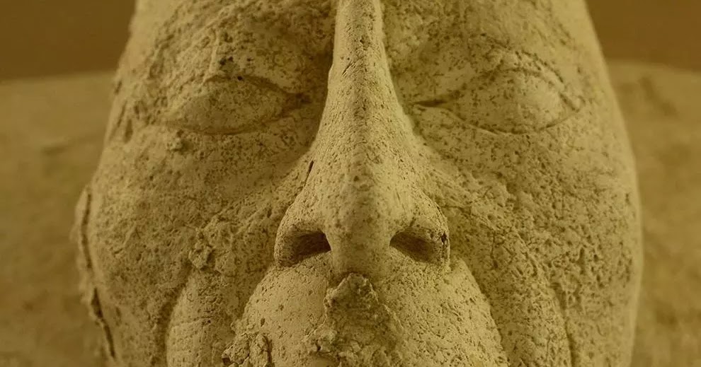 bensozia: A Maya Mask