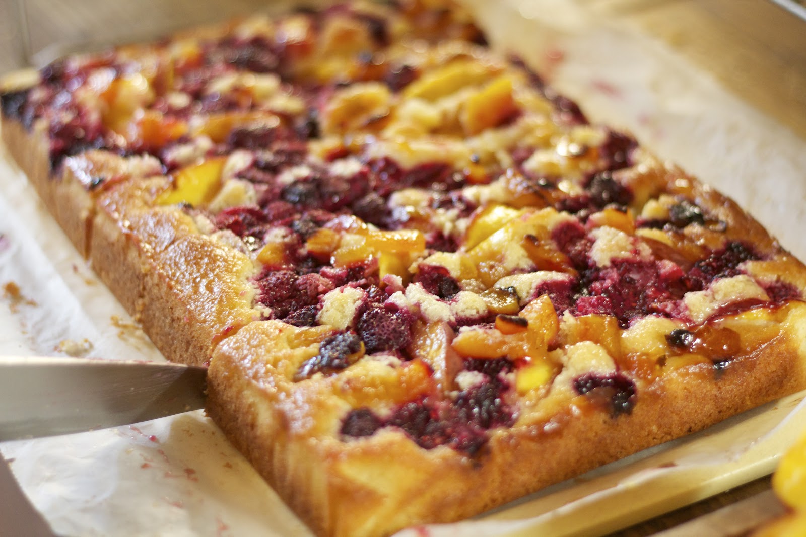 Milli's kitchen: Peach and Raspberry Slice, Bill Granger