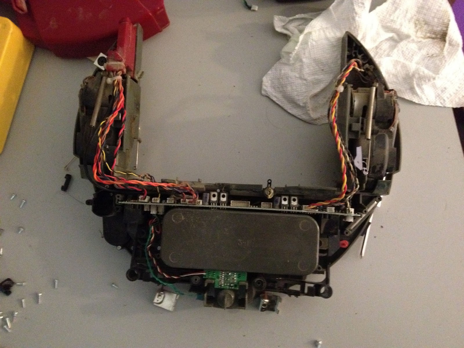 Arduino Adventures: Using a roomba 400 series with the Arduino (Part I)