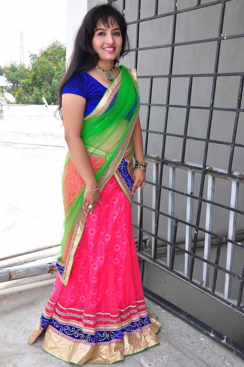 Roshini Latest Hot Cleveage Glamourous PhotoShoot Images In Green and ...