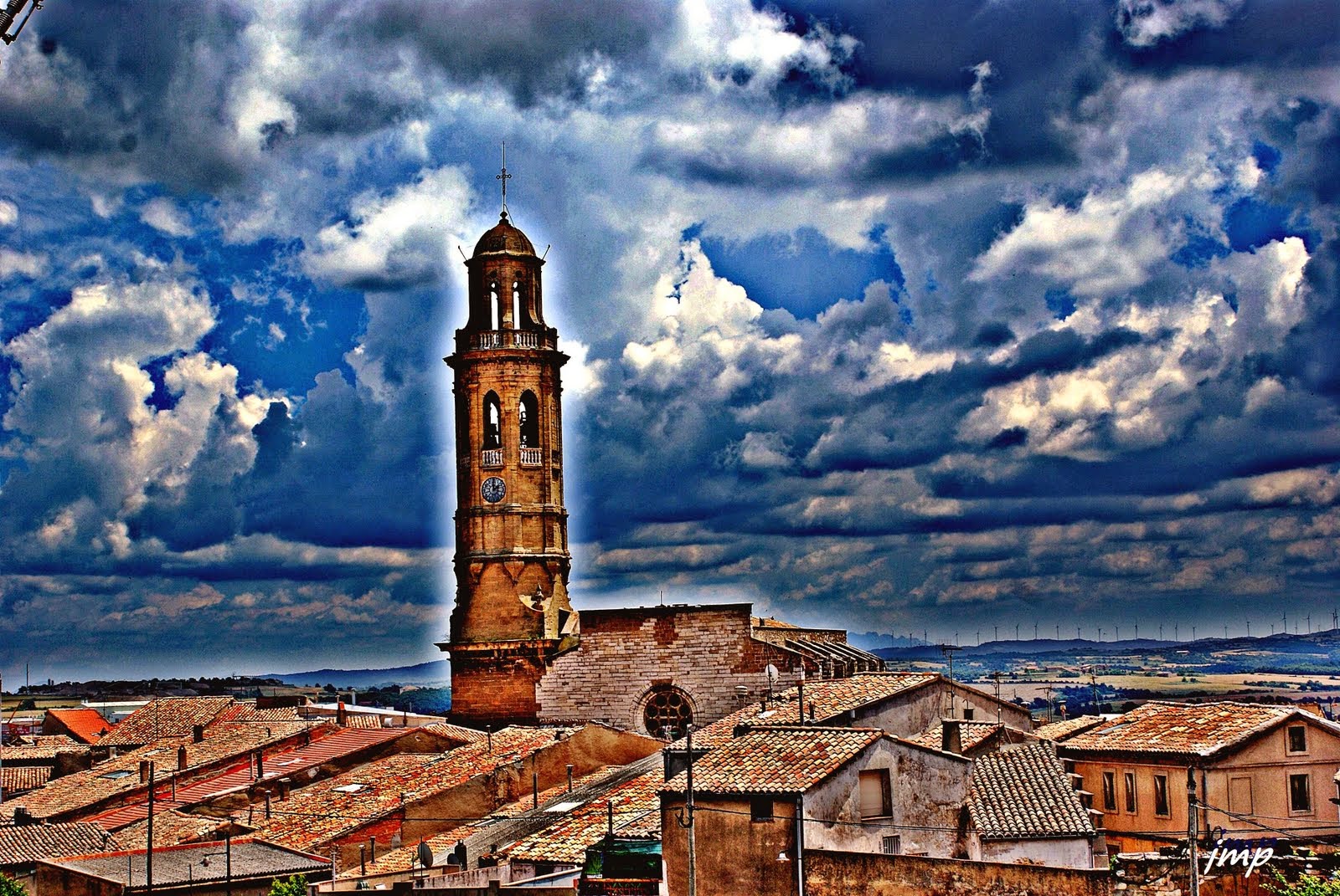 Una rondalla sobre EL CAMPANAR DE #CALAF · #segarrejant