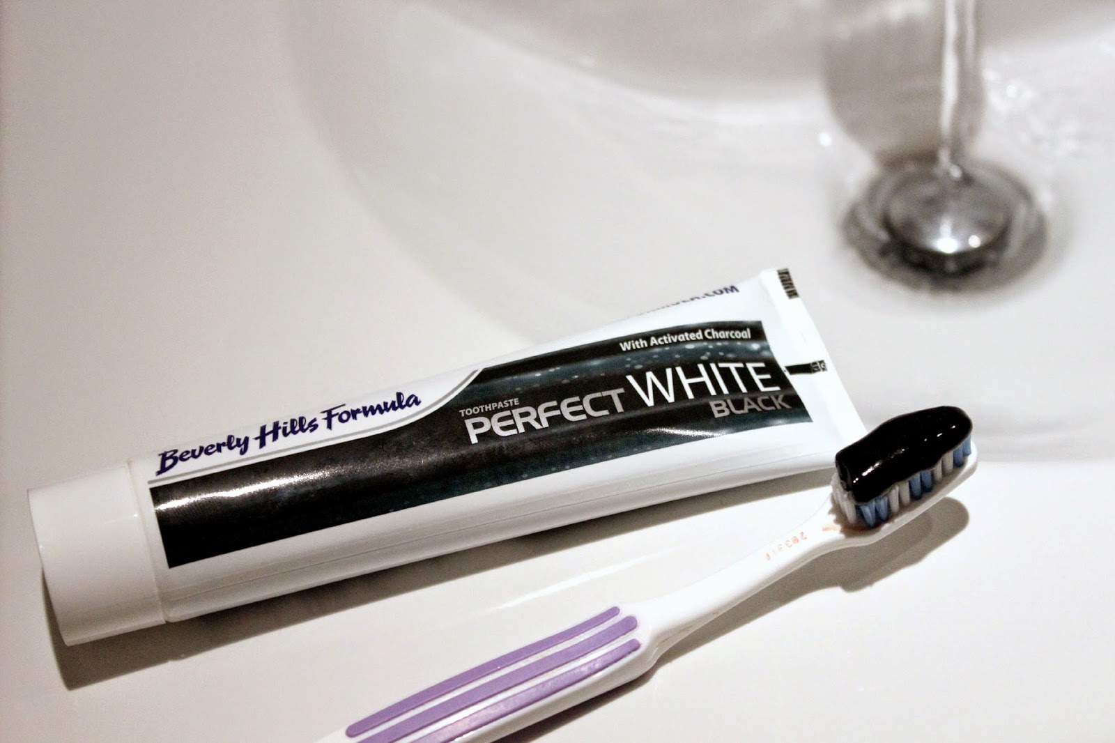 BEVERLY HILLS FORMULA - PERFECT WHITE BLACK TOOTHPASTE ~ SHALLOWWONDERLAND