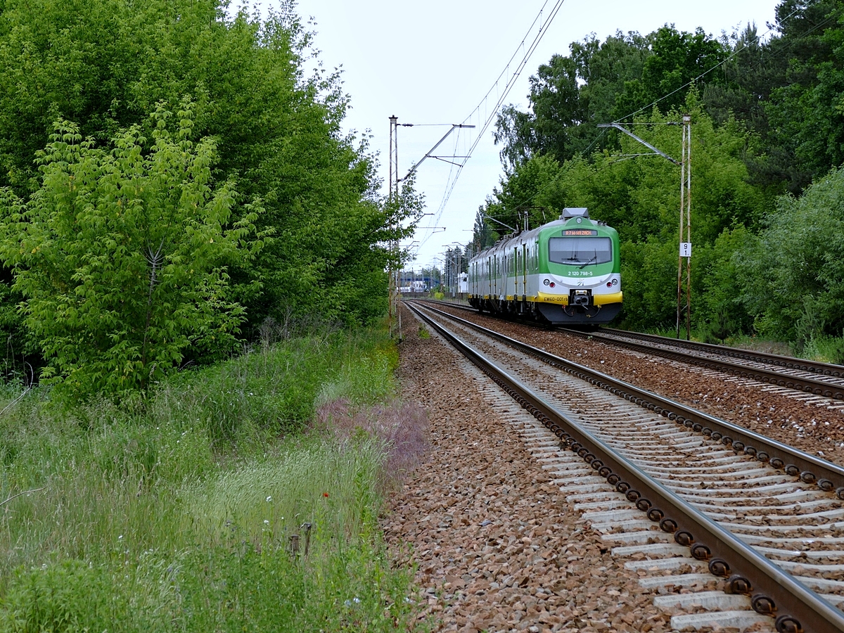 Srebrny Jubilat EW60-001 i seryjne przeboje kolei aglomeracyjnej z ...