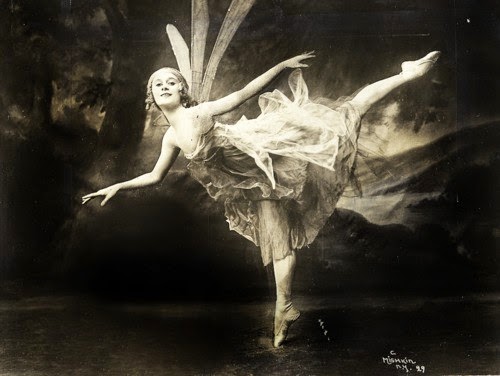 joseph scissorhands: Anna Pavlova: The Dragonfly Ballet