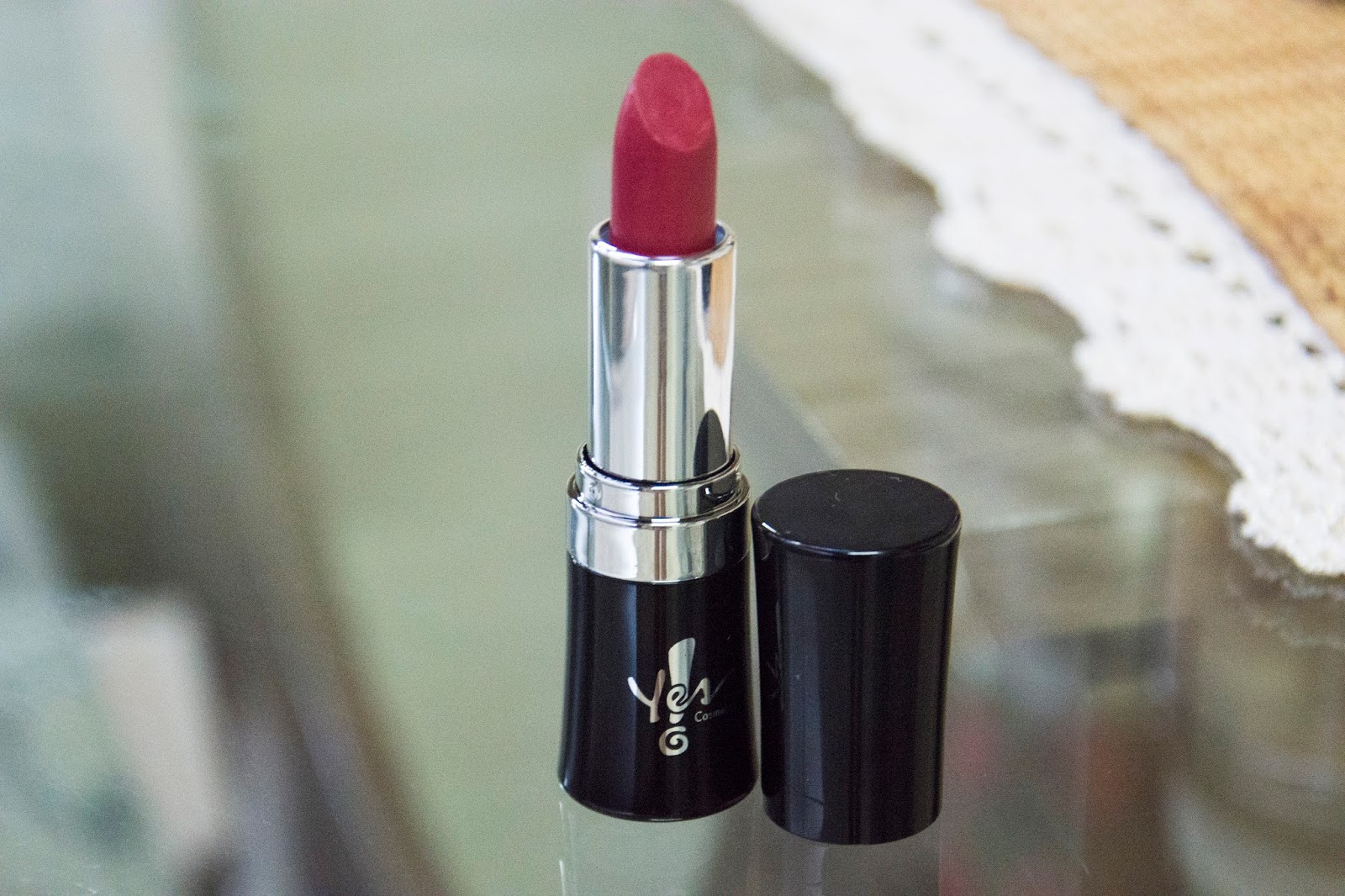 Resenha: Batom YES Cosmetics - Detalhes de Daniella