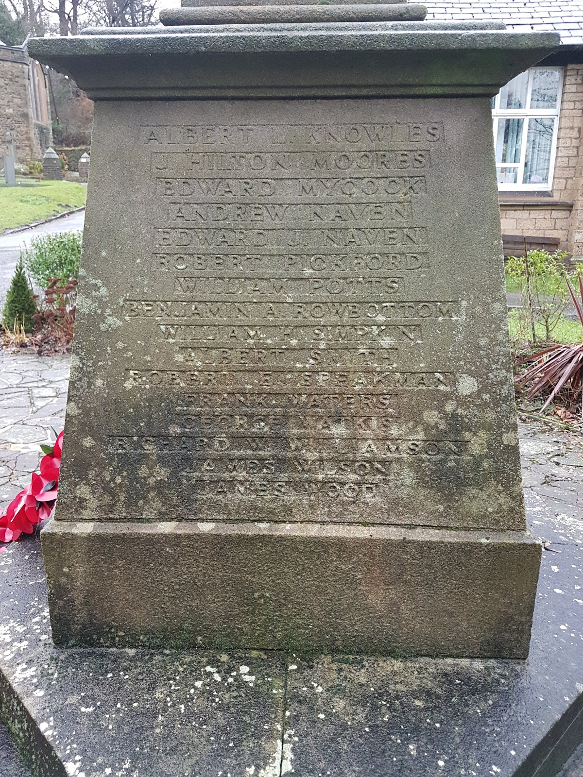 War Graves and Memorials: Compstall War Memorial
