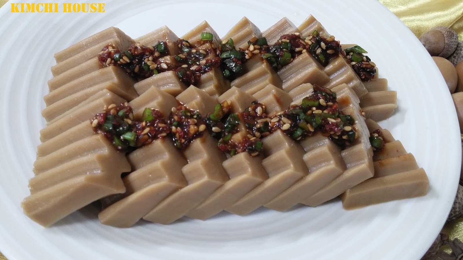 Kimchi House: Homemade "Dotorimuk"(Acorn Jelly)/橡子凉粉/도토리묵