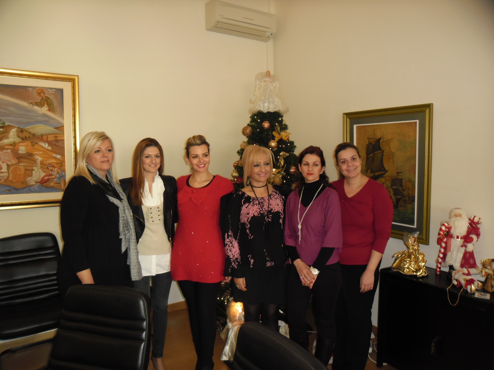 ΑΠΟΚΛΕΙΣΤΙΚΟ..ΤΑ ΟΜΟΡΦΑ ΚΟΡΙΤΣΙΑ ΤΟΥ ΓΡΑΦΕΙΟΥ ΤΗΣ ΑΝΤΙΠΕΡΙΦΕΡΕΙΑΡΧΗΣ ...