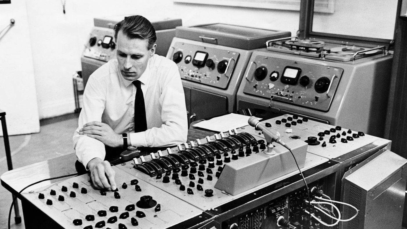 17 Beatles Great Hits Produced by George Martin During the 1960s ...