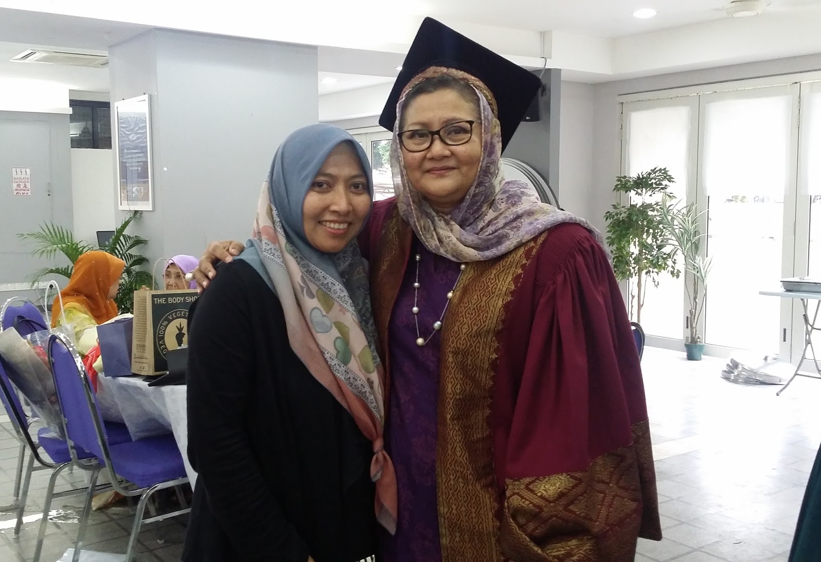 airikamalek: Menggamit Memori Dalam Syarahan Perdana Prof Azizah