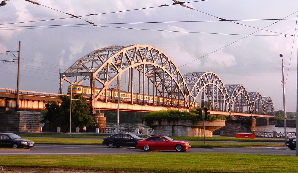 Viajes ferroviarios de ayer, hoy y mañana: Riga, un puente ferroviario ...