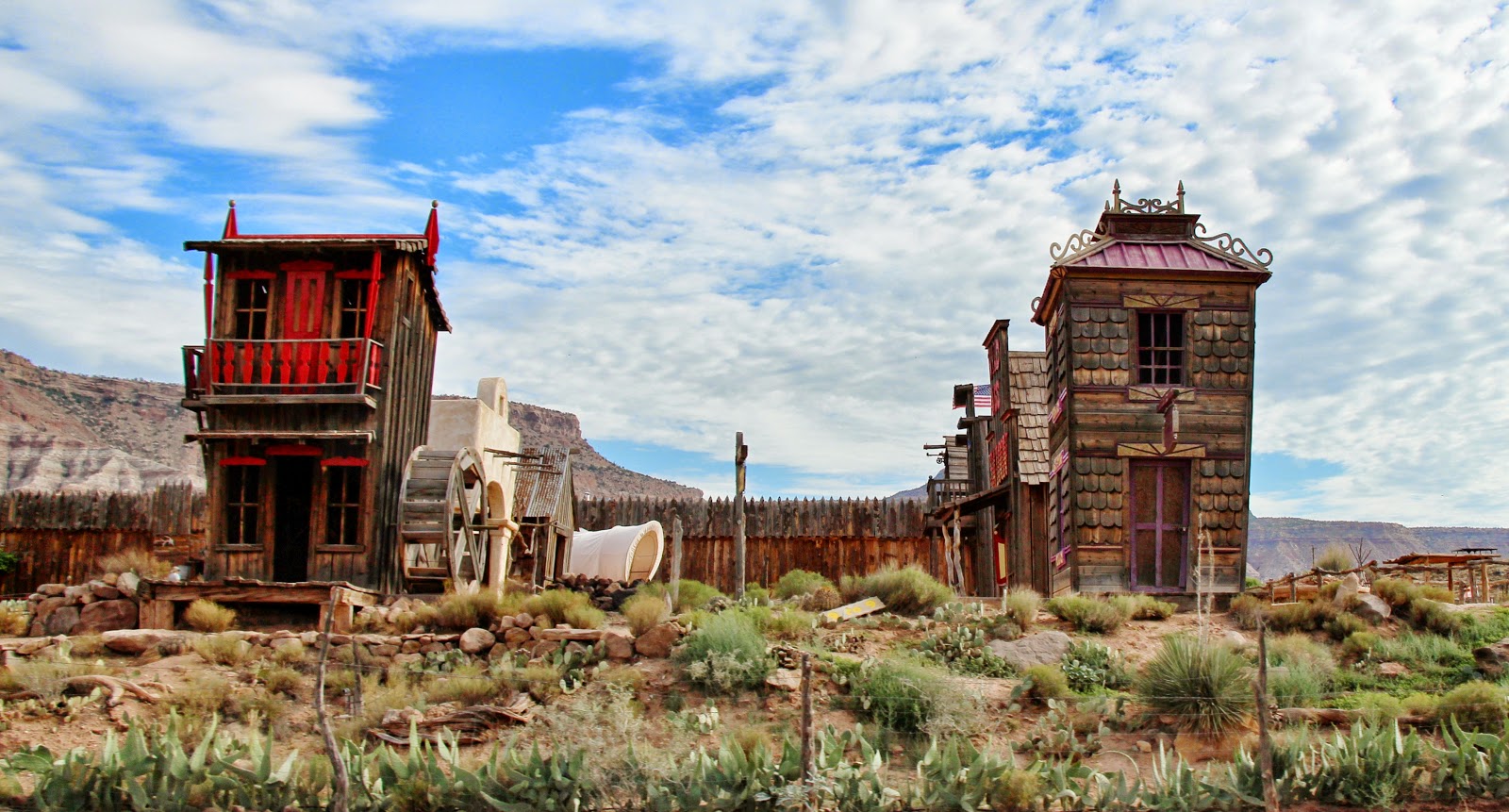 ETATS UNIS: UTAH - DE (9) SPRINGDALE à (10) "VALLEY OF FIRE STATE PARK ...