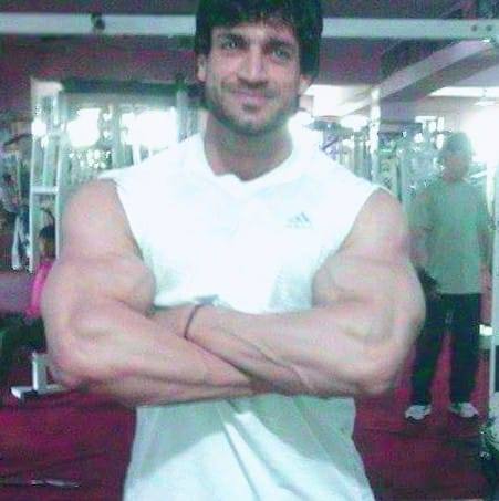 world bodybuilders pictures: kazakhstani bodybuilder gula jan ahmadzi