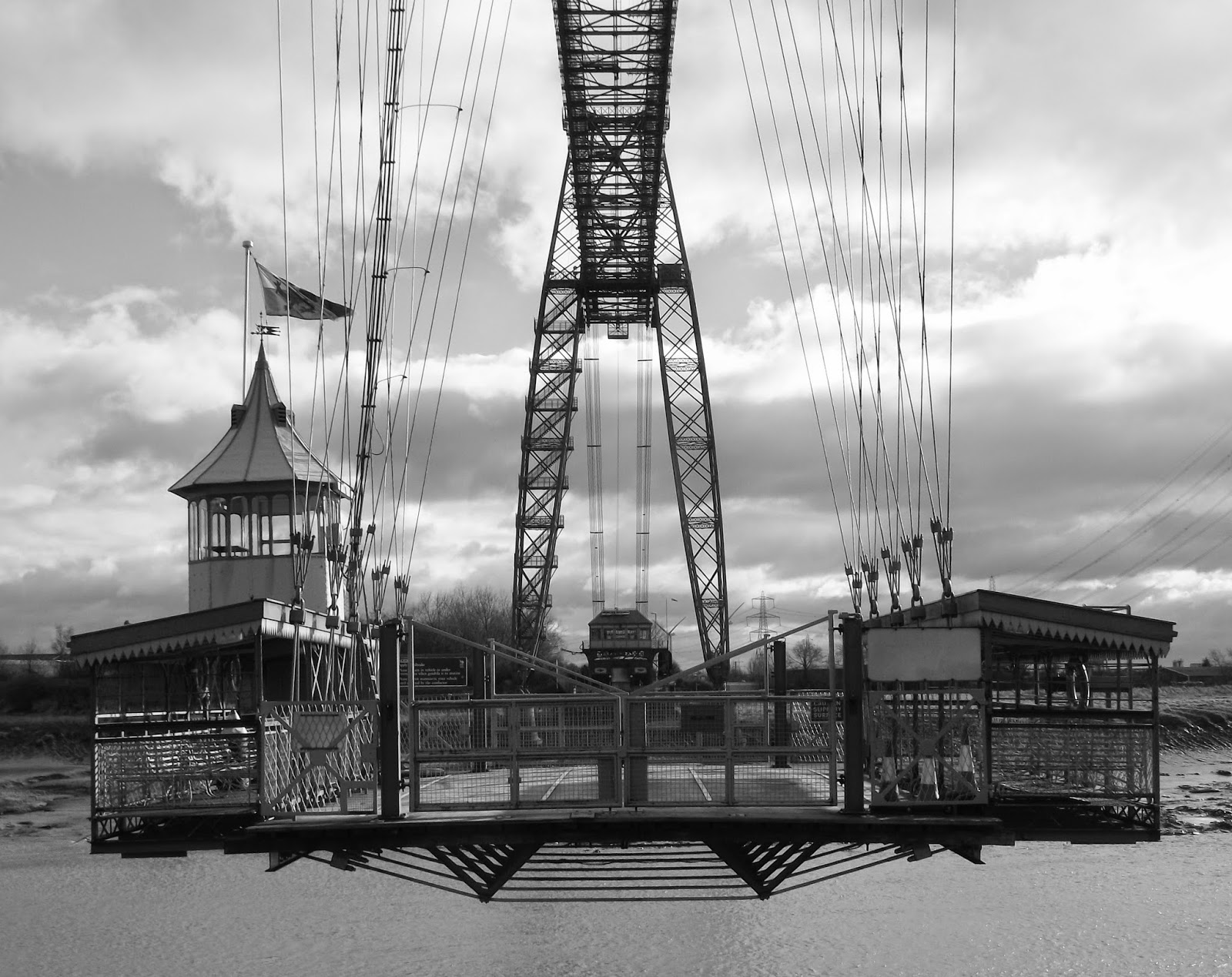 YoungManGoneWest: Newport - Transporter Bridge