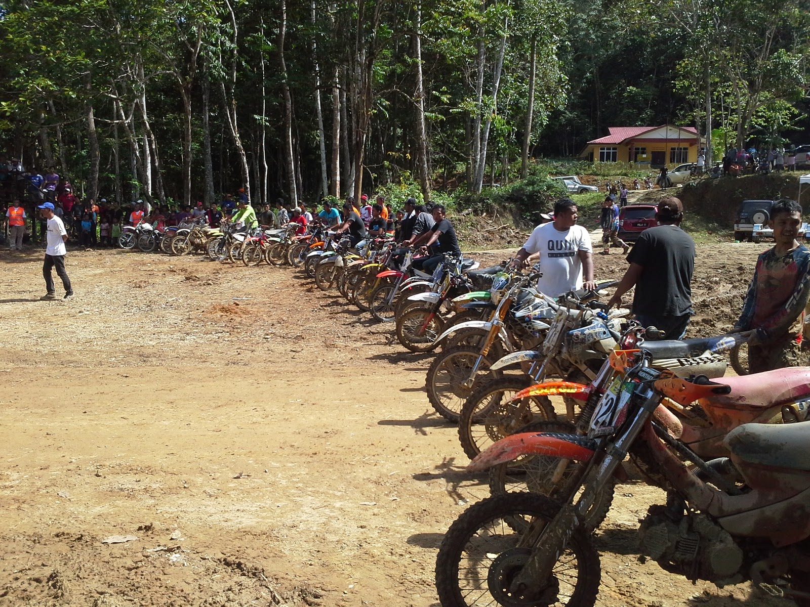 KELAB MOTOR BURUNG MANDI