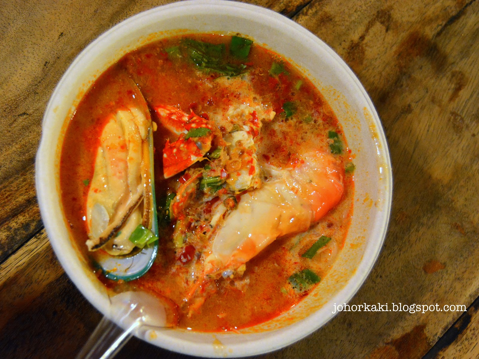 Rod Fai Vintage Market Halal Seafood Tom Yam in Bangkok |Tony Johor ...